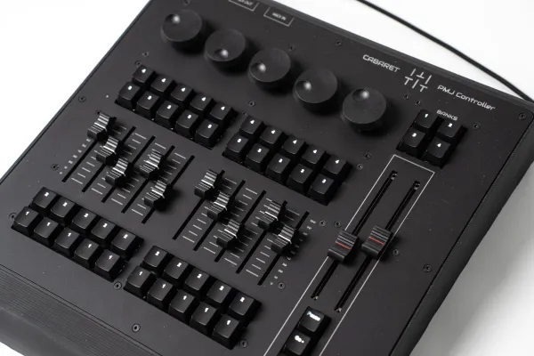 Cabaret control midi 12 faders, 47 botones y 20 encoders - Pmj ...